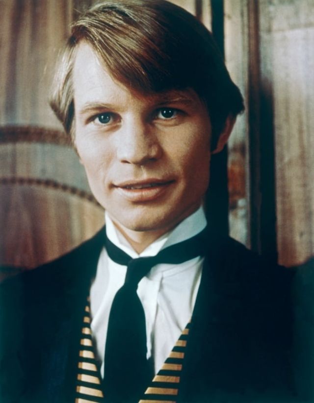 Portrait Photos of Michael York in the 1960s and ’70s ~ Vintage Everyday