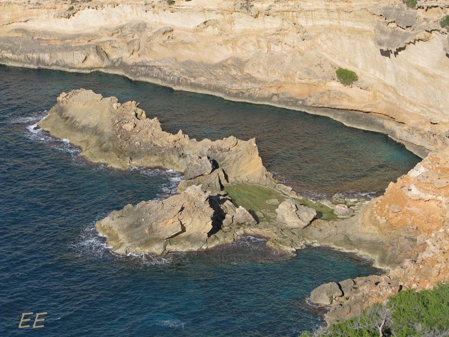 Mallorca es así también: Punta de El Toro - rodeada de azules