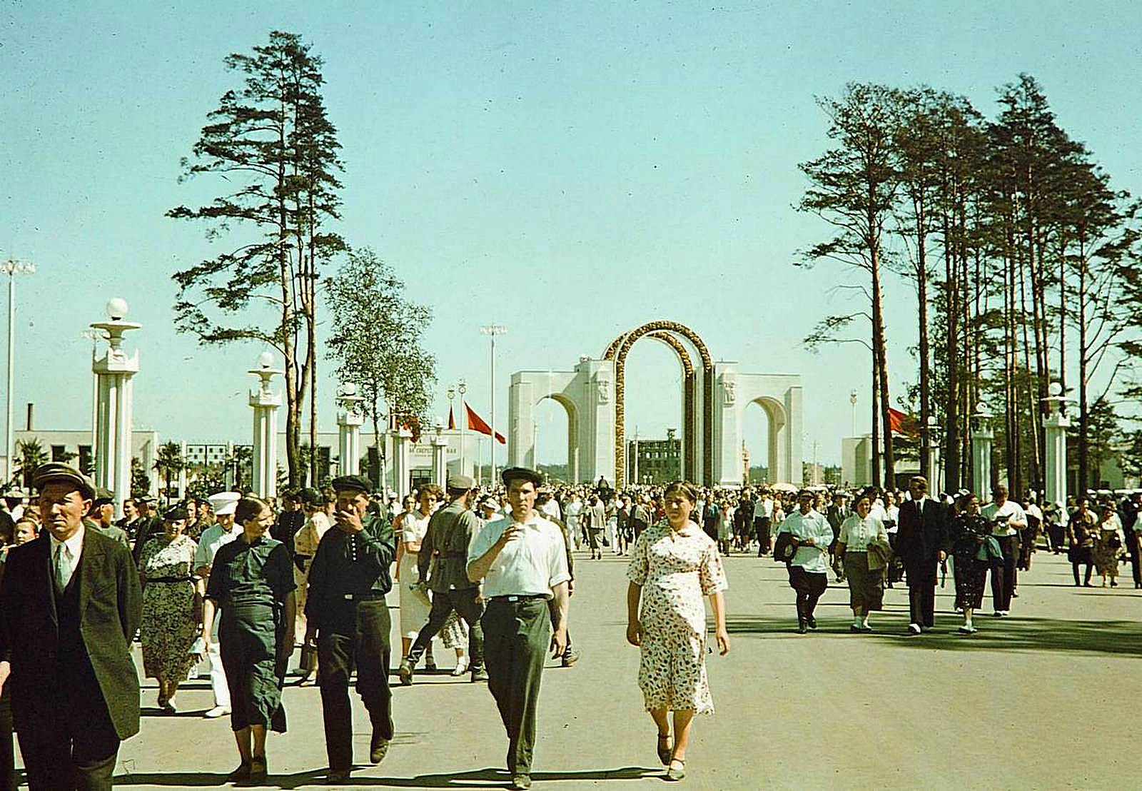 World War II in Color: Pre-War Moscow in 1939