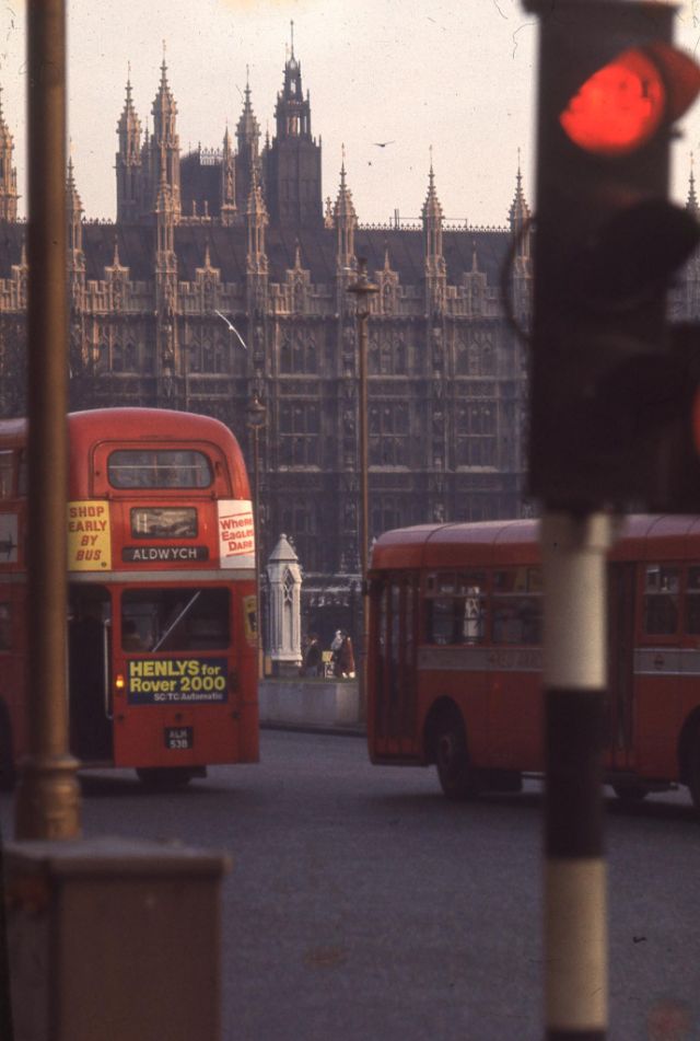 Vivid Vintage Photos of London in 1969 ~ Vintage Everyday