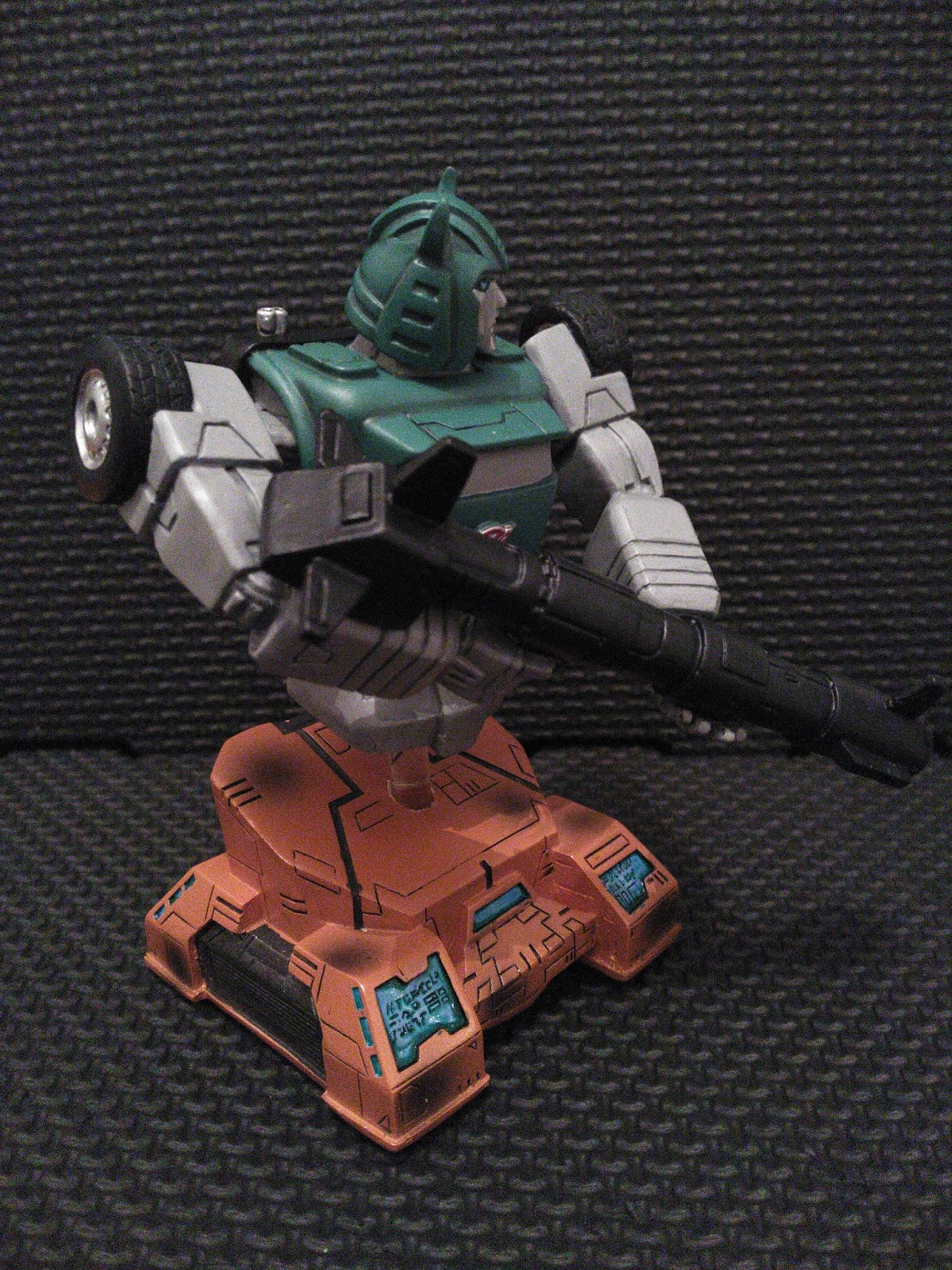 Metal Invaders: TRANSFORMERS G1 TAP-OUT BUST