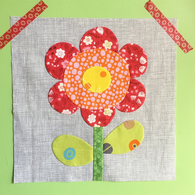 Kate Henderson Quilts: Spring Flower Mini Quilt