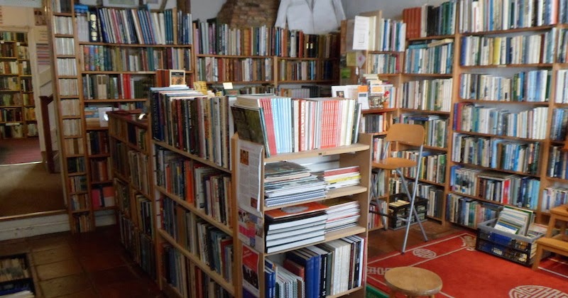 The Topsham Bookshop: Floors
