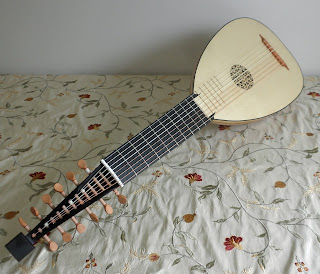 Buying a Lute: Mandora / Gallichon
