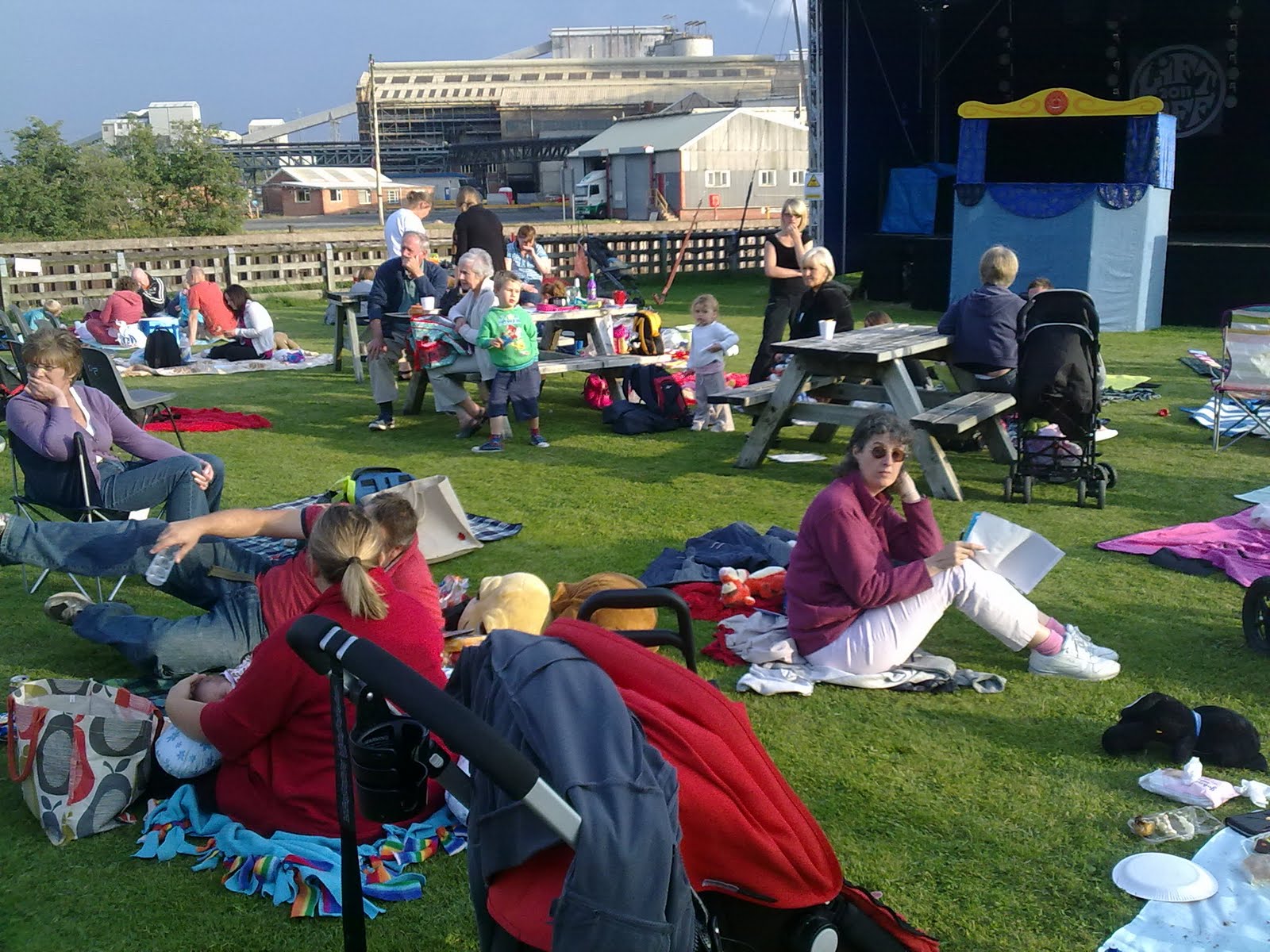 DAN Community Ltd.: Teddy Bear's Picnic at the Lift Off Festival