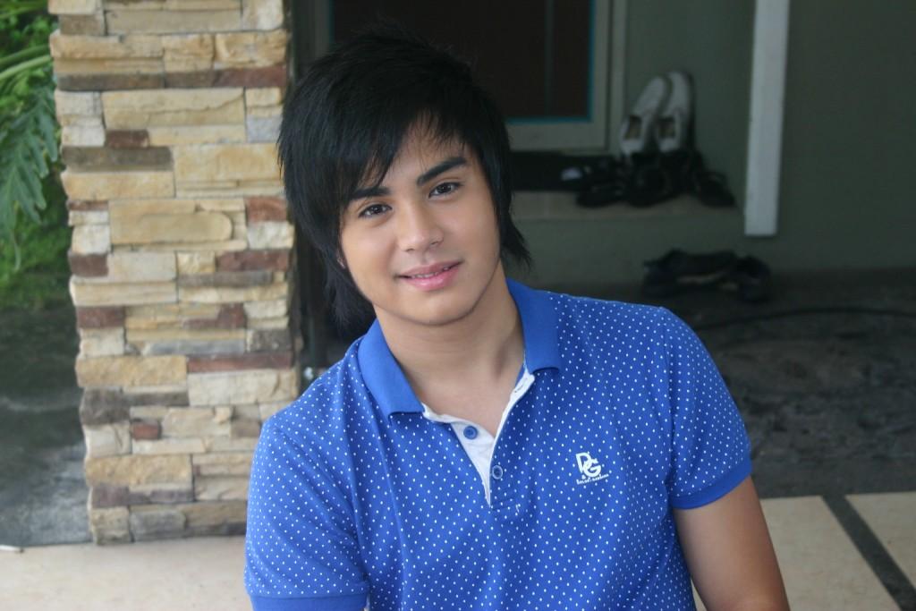 Tween Stars Confident Jake Vargas Will Be Brave Enough To Handle Mom'S ...