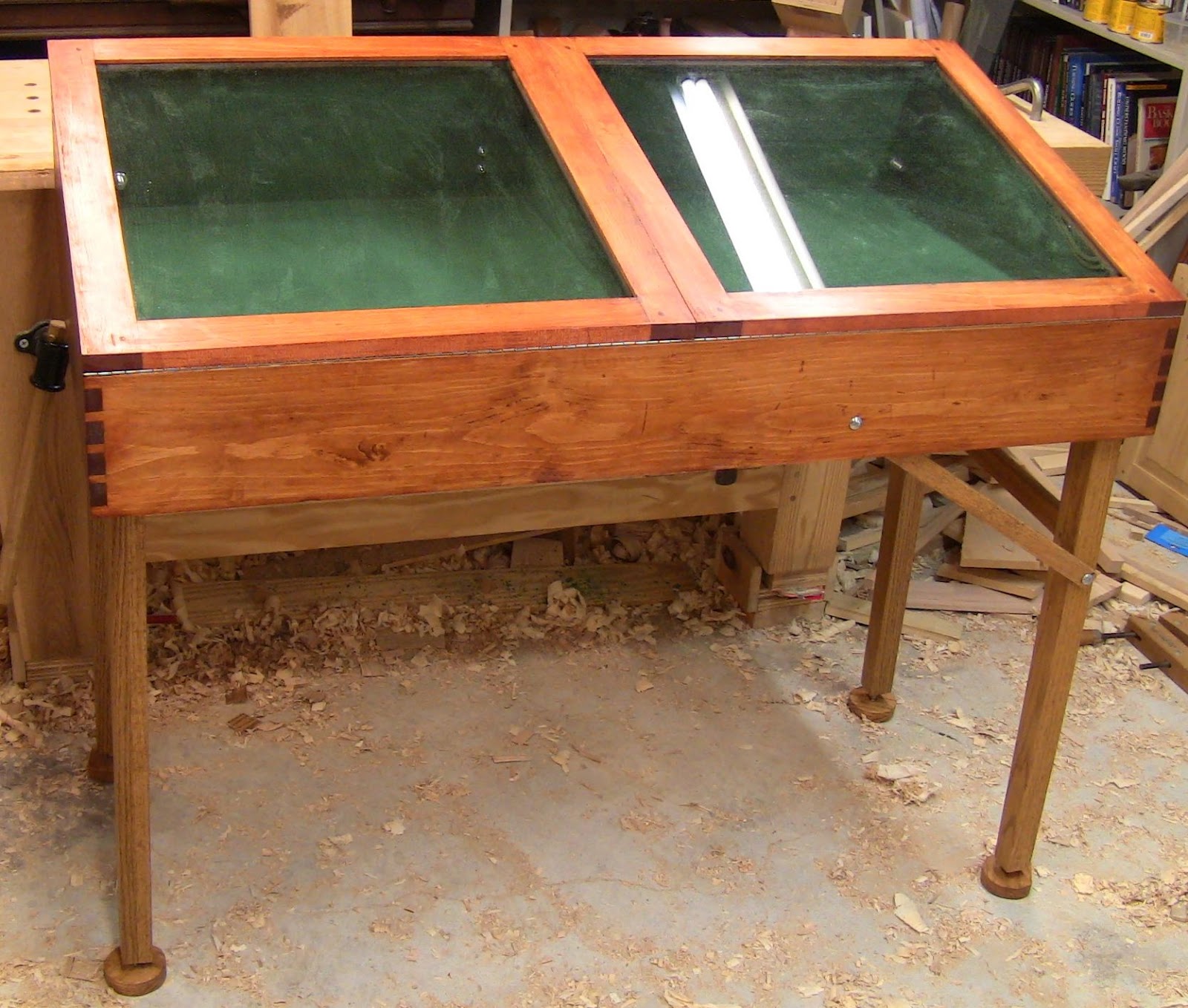 Close Grain: Portable Flea Market Display Case