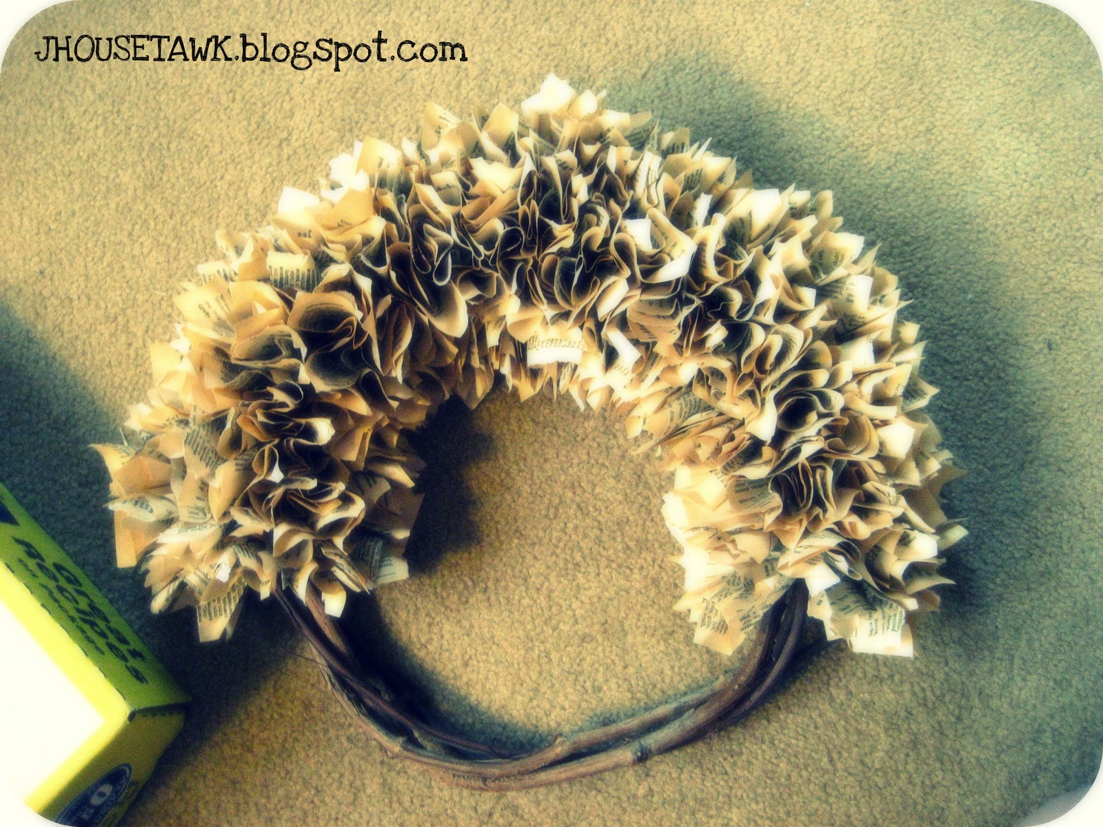 J House Tawk: Make a Book Page Wreath