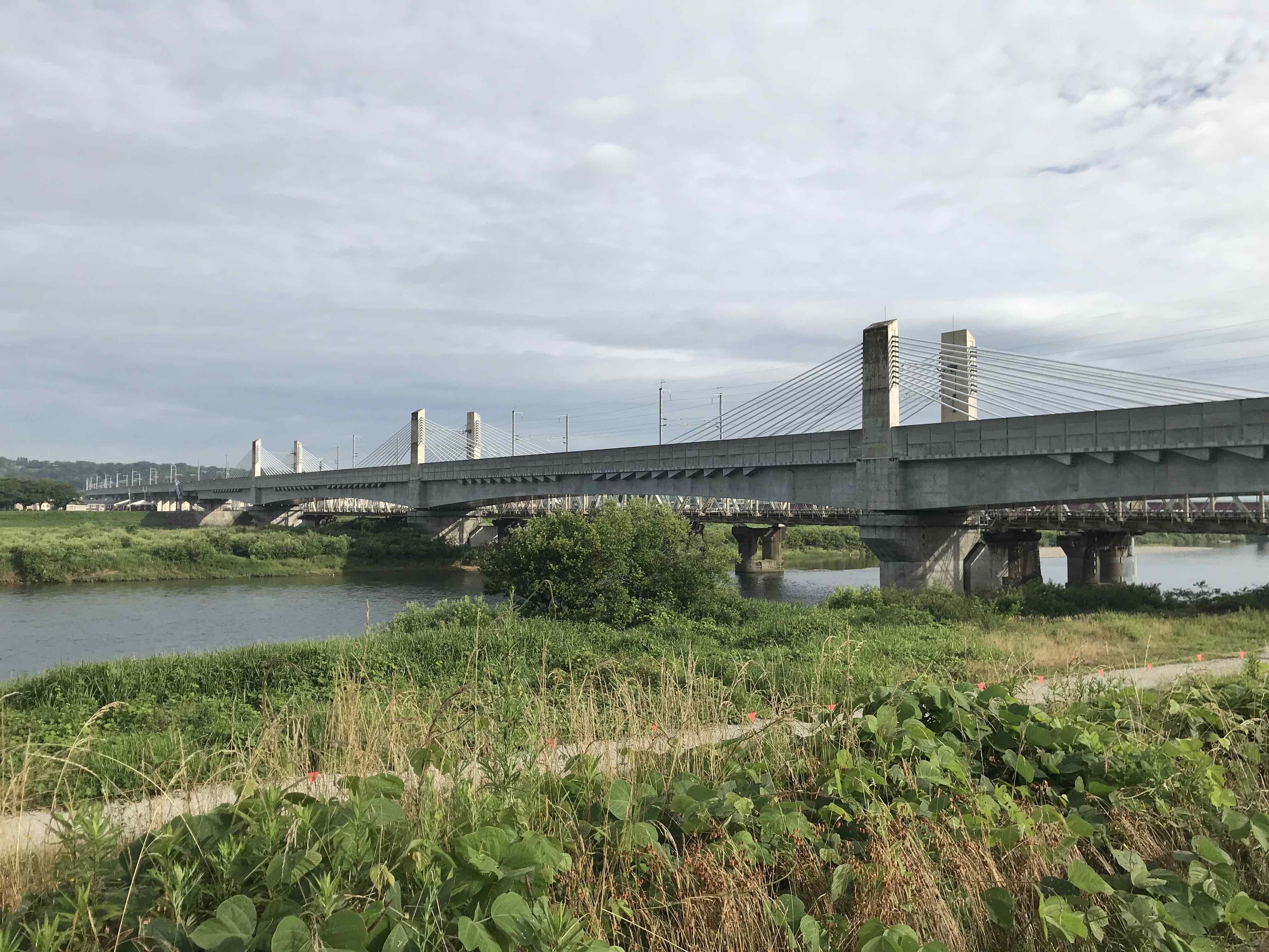 ADAWAK: A Nice Run in Toyama - Jinzu River Bridges.