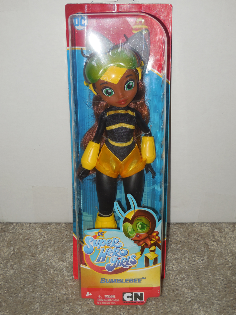 Veni Vidi Dolli: REVIEW: DC Superhero Girls Reboot Bumblebee