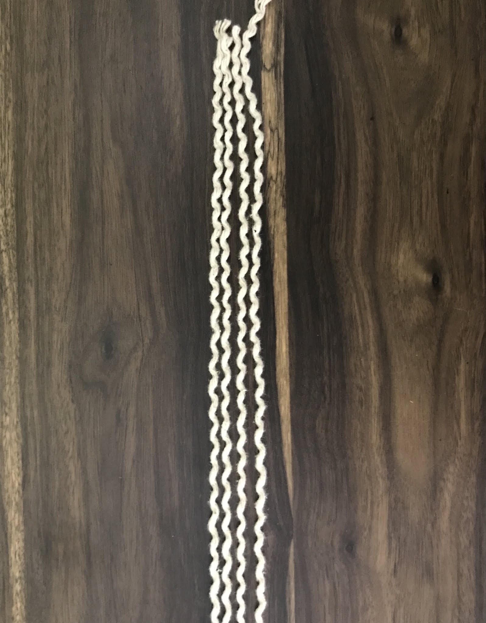 SIMPLE DIY MACRAME POT HANGER