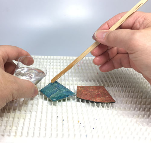 Epoxy Resin over Polymer Clay Experiment / The Beading Gem