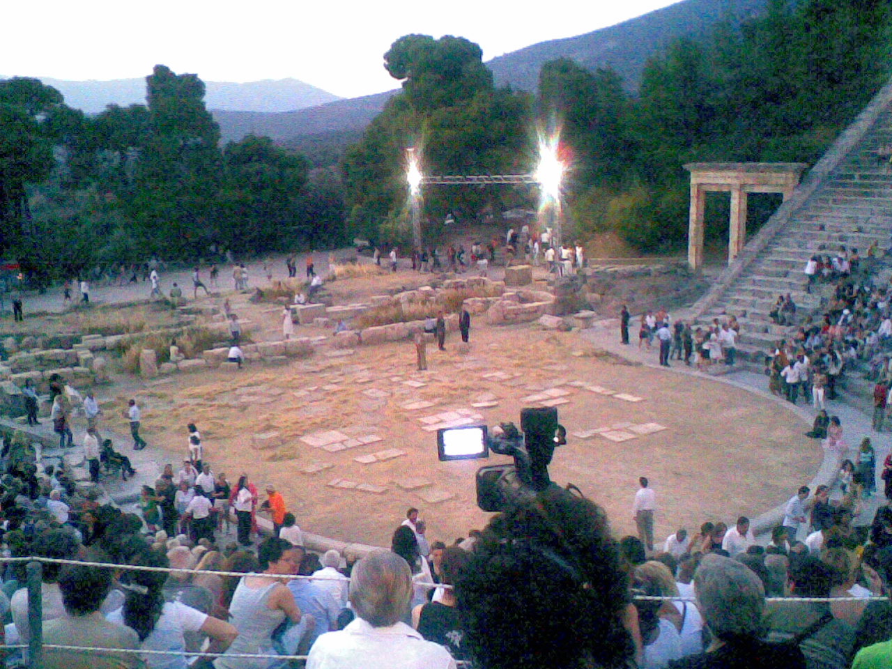 Hellenic Art of Living . Inioxos Iolkos .: ΑΝΤΙΓΟΝΗ - Η ΑΠΟΛΥΤΗ ΤΡΑΓΩΔΙΑ