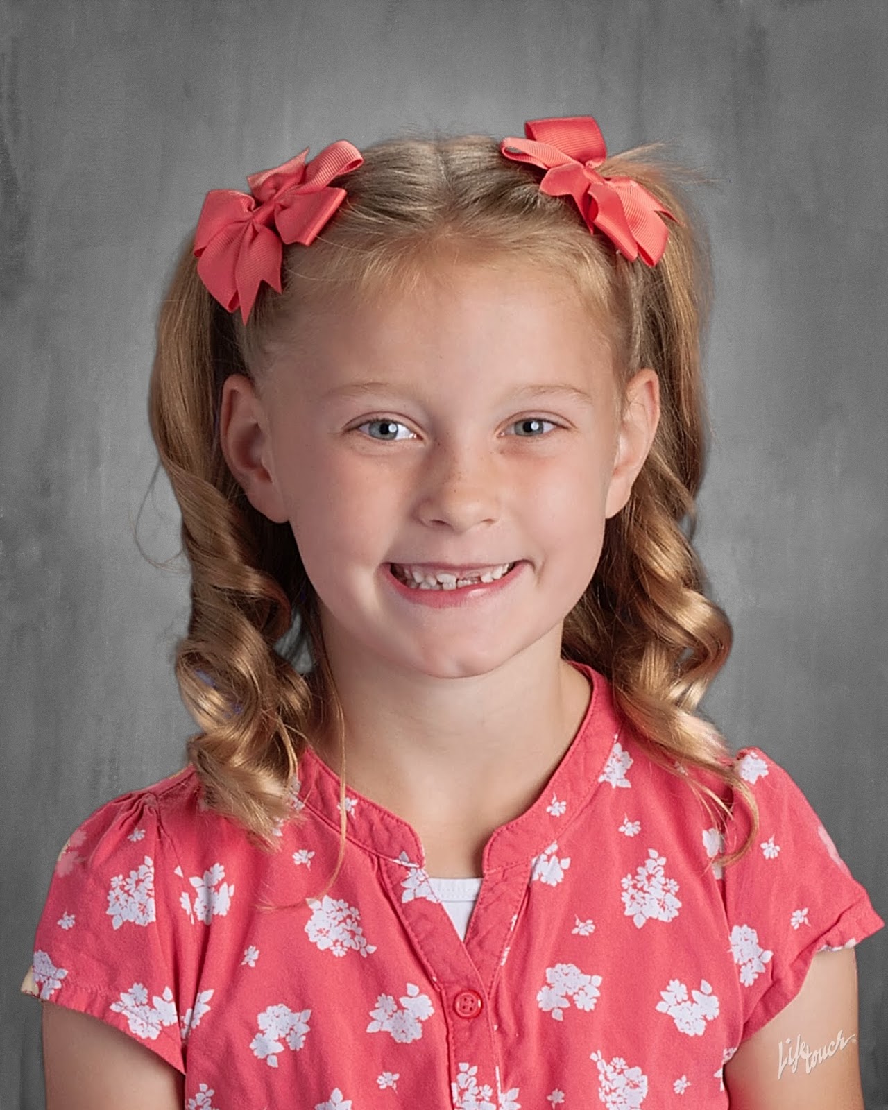 Our Family Maddness: 9-19-2019 - Kara's 1st grade pictures