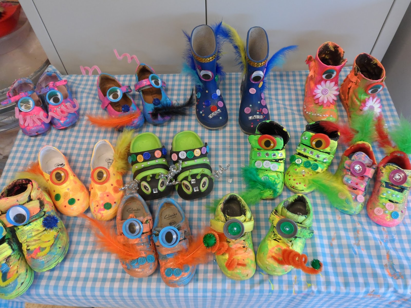 1ste kleuterklas C - Juf Natalie: Voetje, voetje, voetje,...