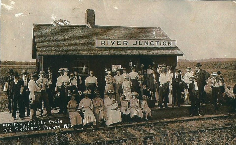 Industrial History: River Junction (Tower RS): Aban/C&NW vs. Aban/C&NW