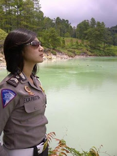 Profil Polwan Cantik Briptu Eka Frestya Yang Mempesona | SeoStarMoon