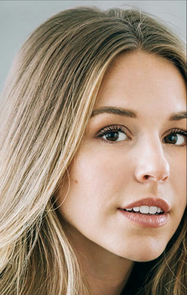 Elise Gatien Biography, Body Statistics, Facts