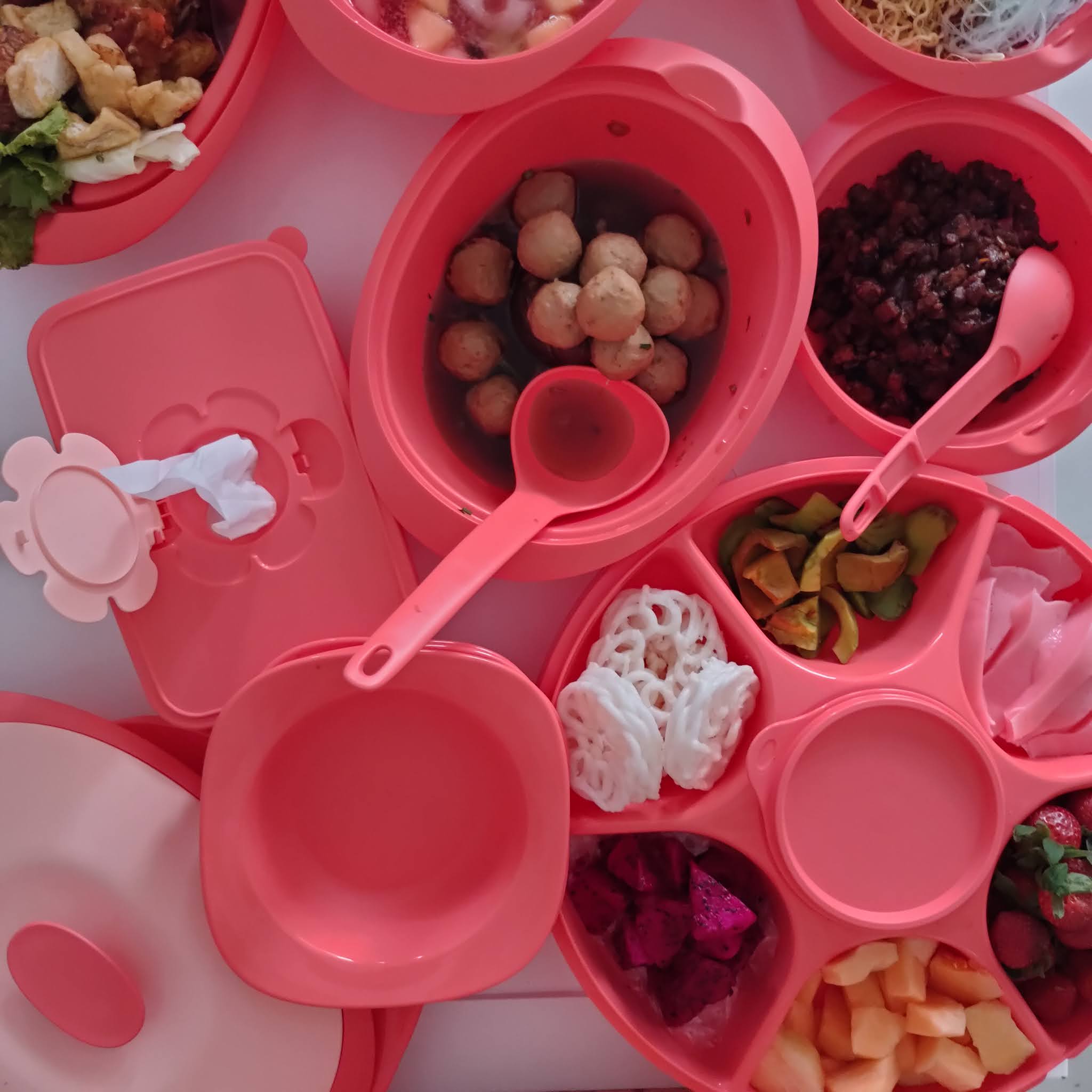 Menyambut Ramadan Dengan Satu Paket Tupperware Bloomia - Black Girl