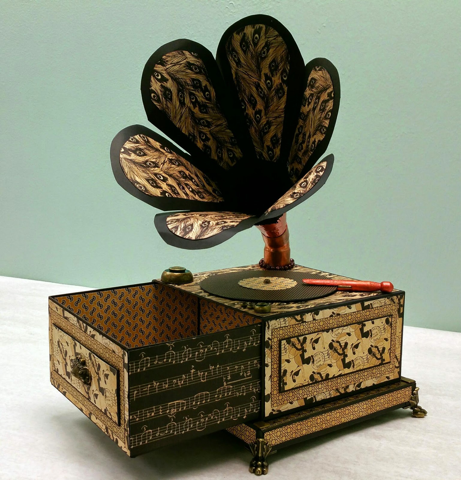 LEPcrafts: Old Style Gramophone Box with Graphic 45 Curtain Call paper