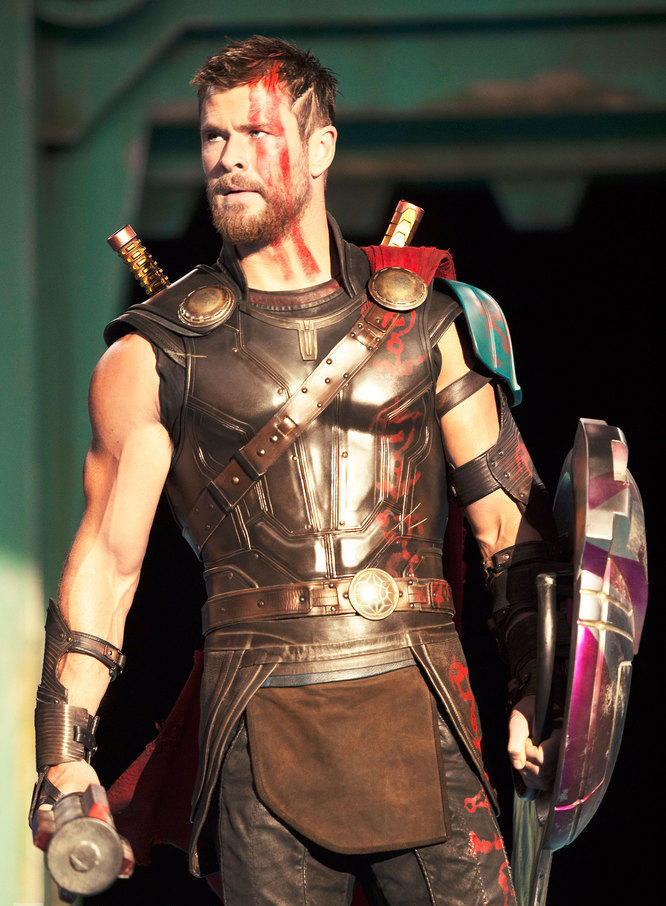 SNEAK PEEK : More "Thor: Ragnarok"