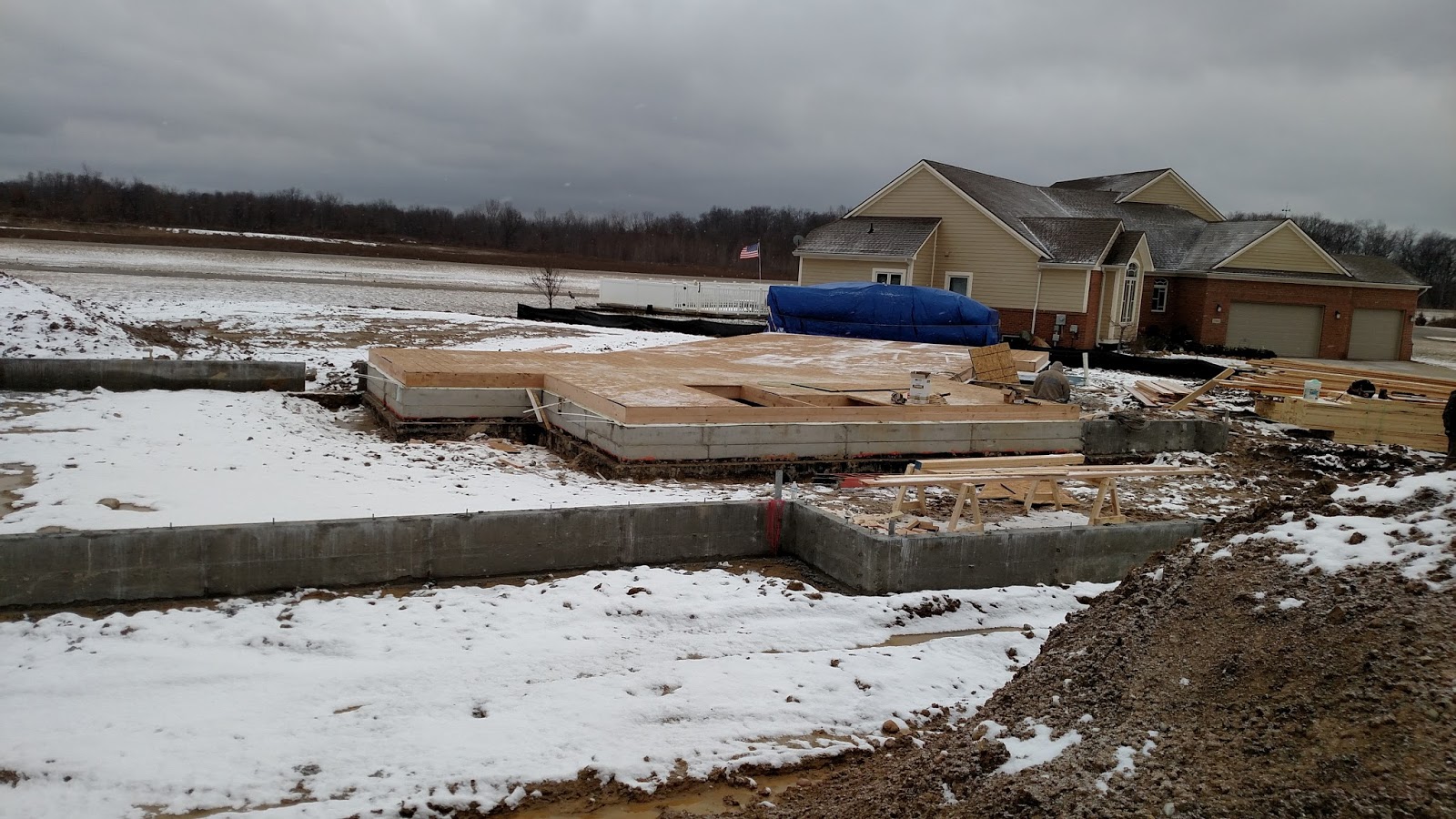 Linden Airport House: Framing Begins