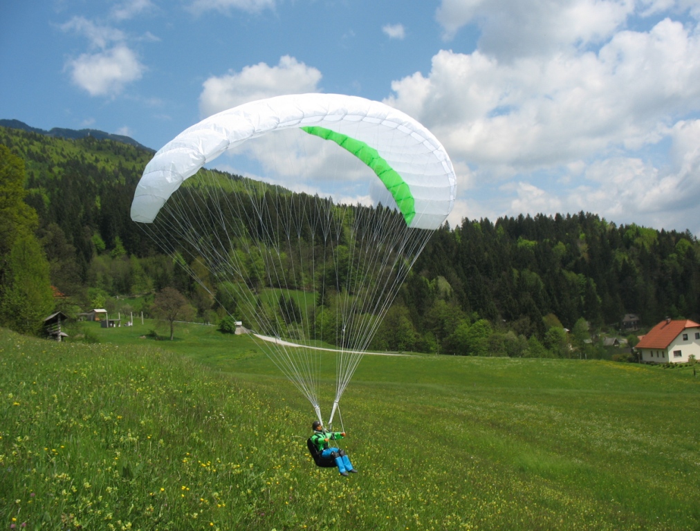 wind and water and earth: RC parapente