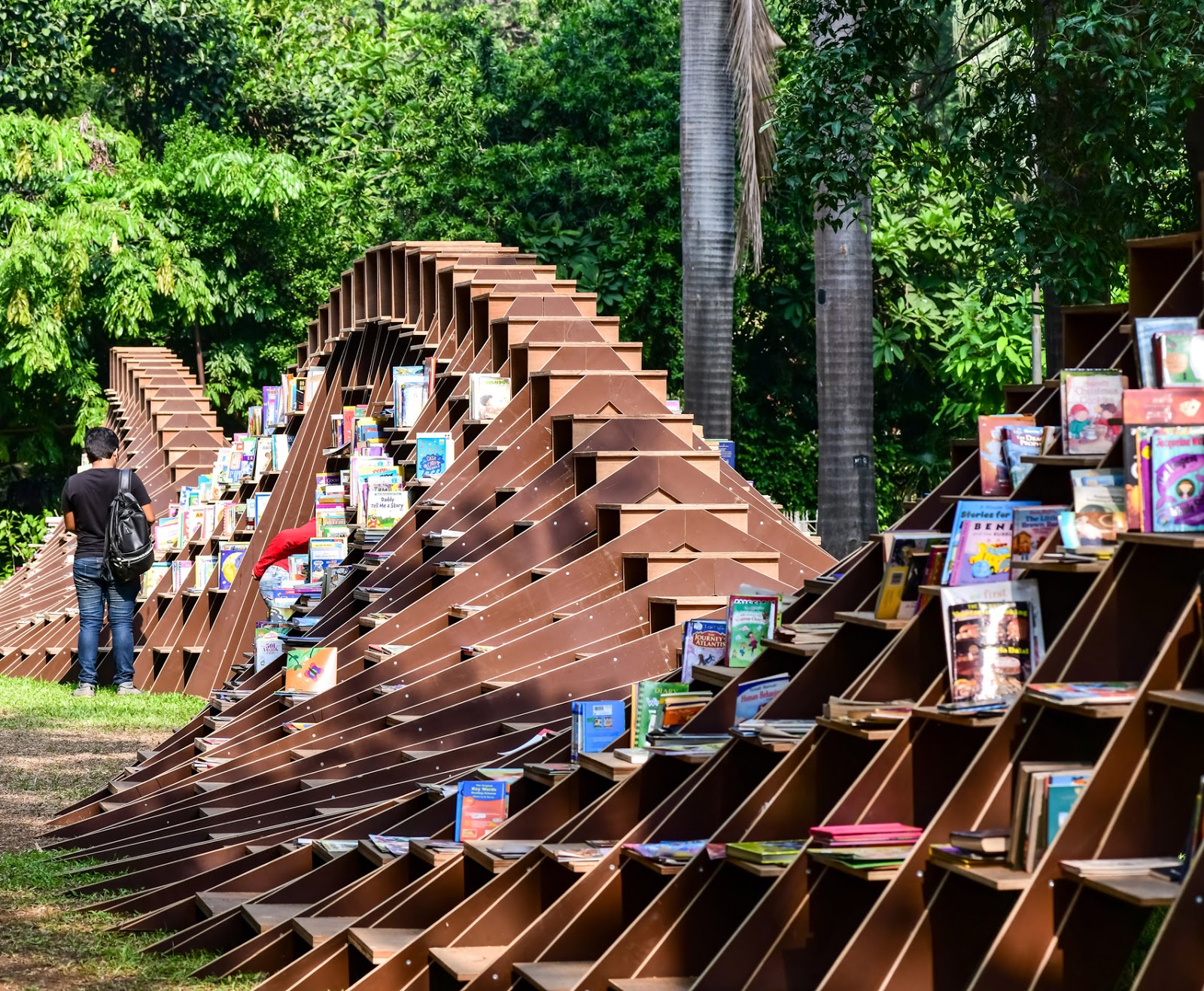 ::B L O G H I S T A∙P E R∙C A S O:: : Nudes :: Bookworm