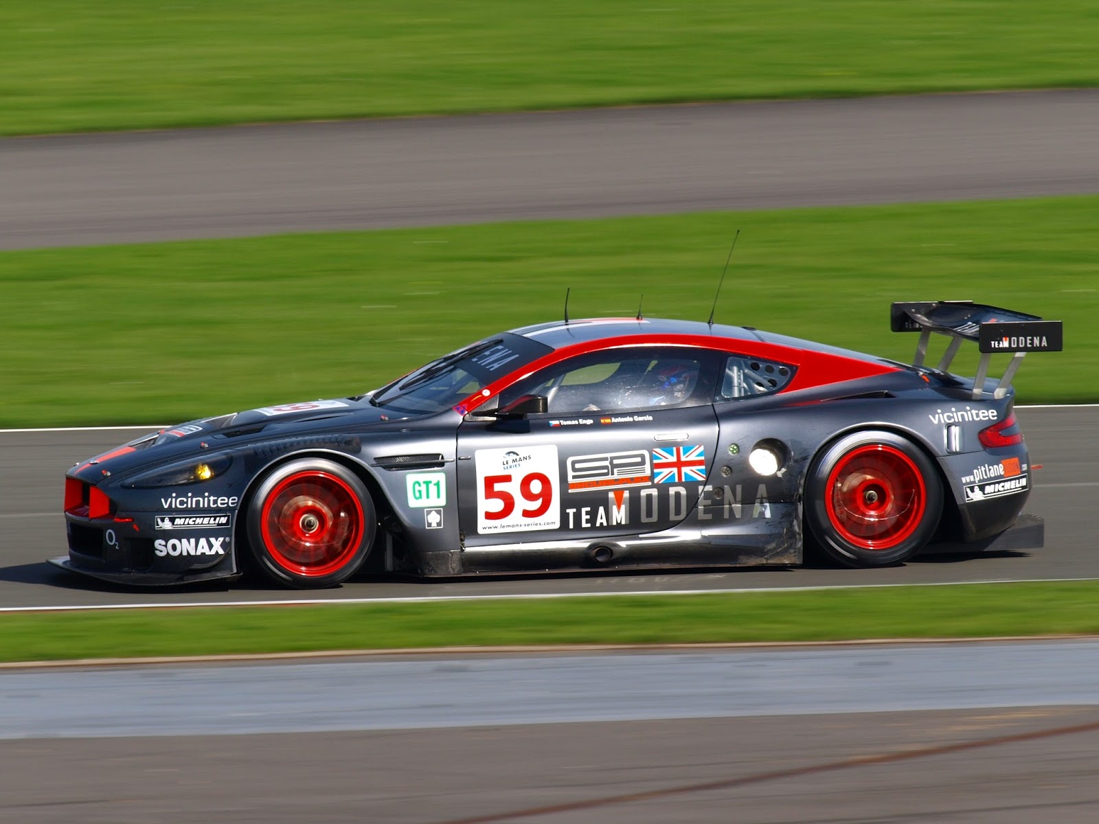 Aston Martin DBR9 - Top Sports Cars