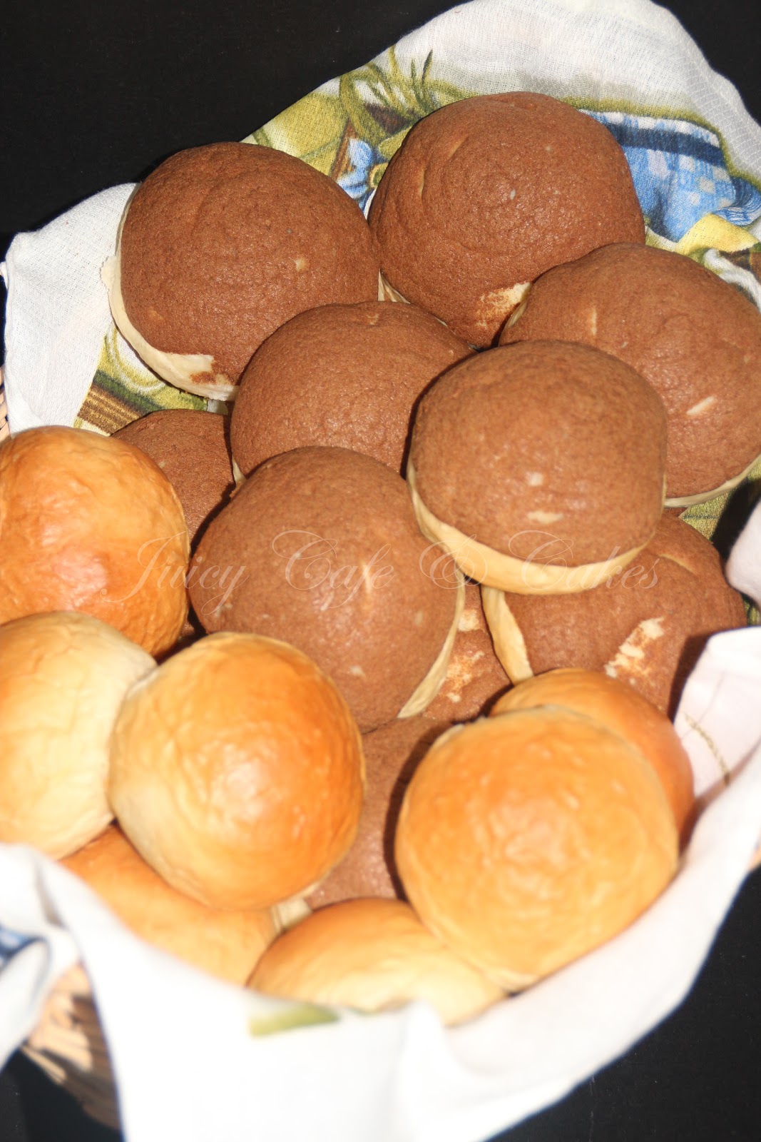 JUICY CAFE: ROTI MOCCA