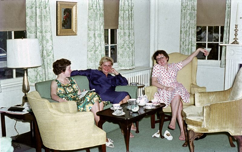 Vintage Snaps of People at Their Living Rooms in the 1960s ~ Vintage ...