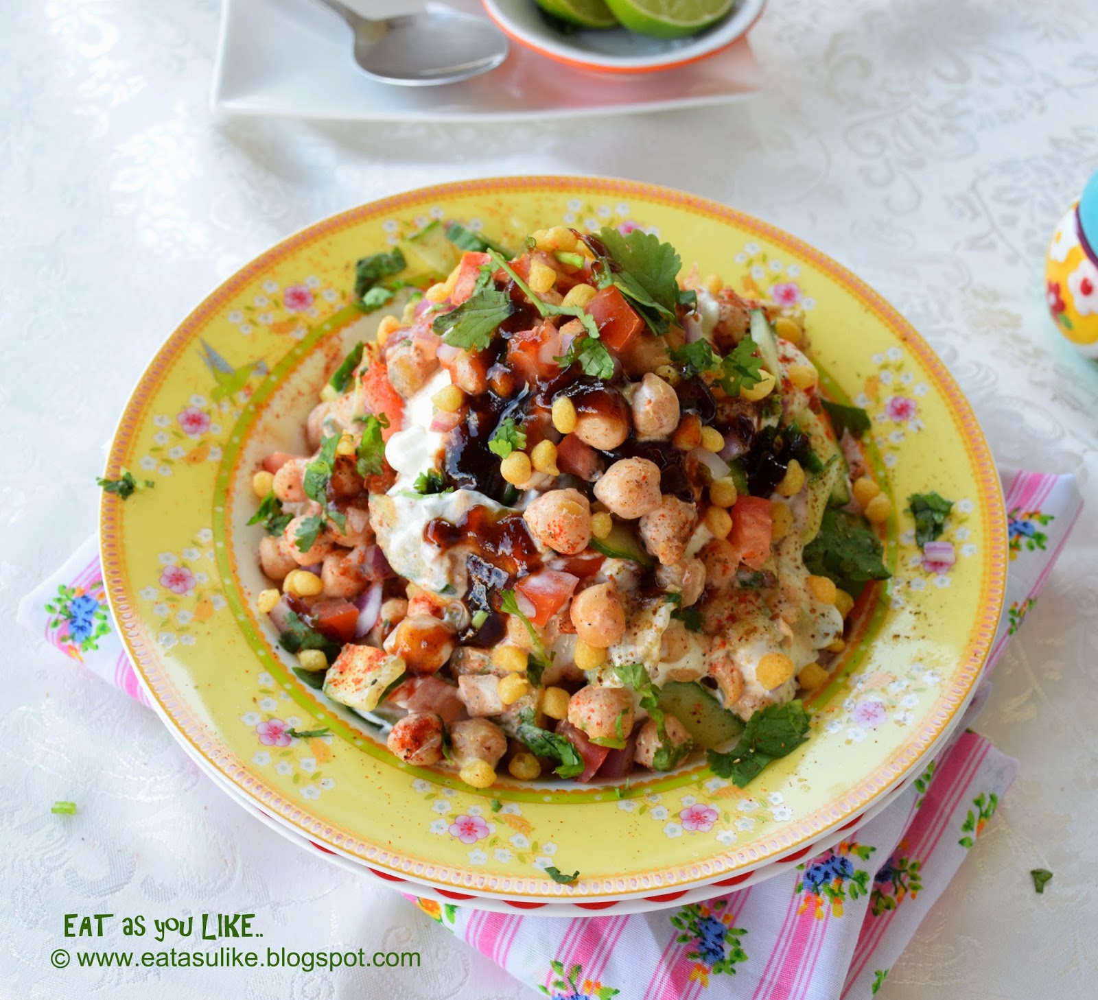 Eat as you Like: CHOLE CHAAT OR DAHI CHOLE CHAAT