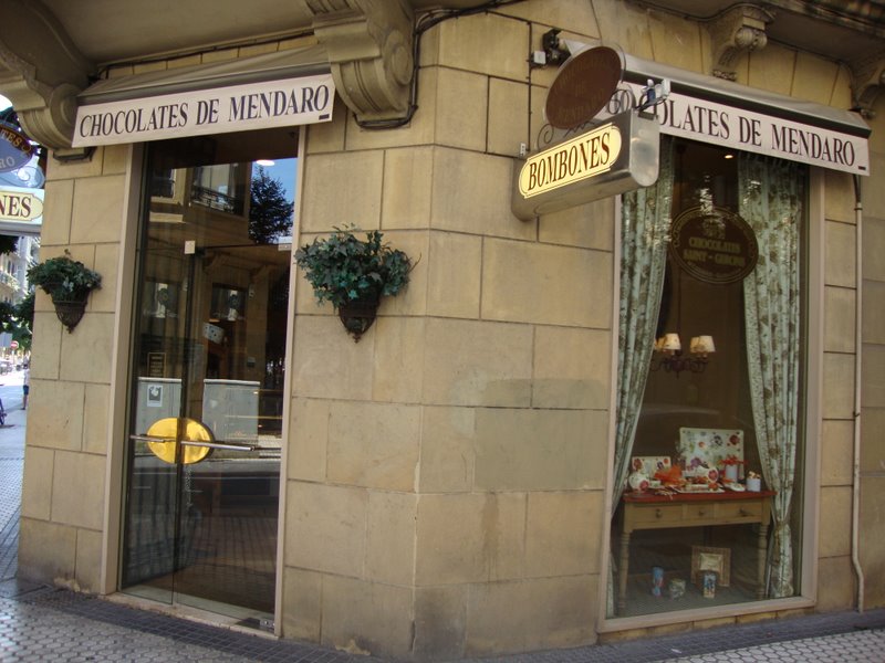 El mundo del chocolate: CHOCOLATES DE MENDARO, EXQUISITOS BOMBONES