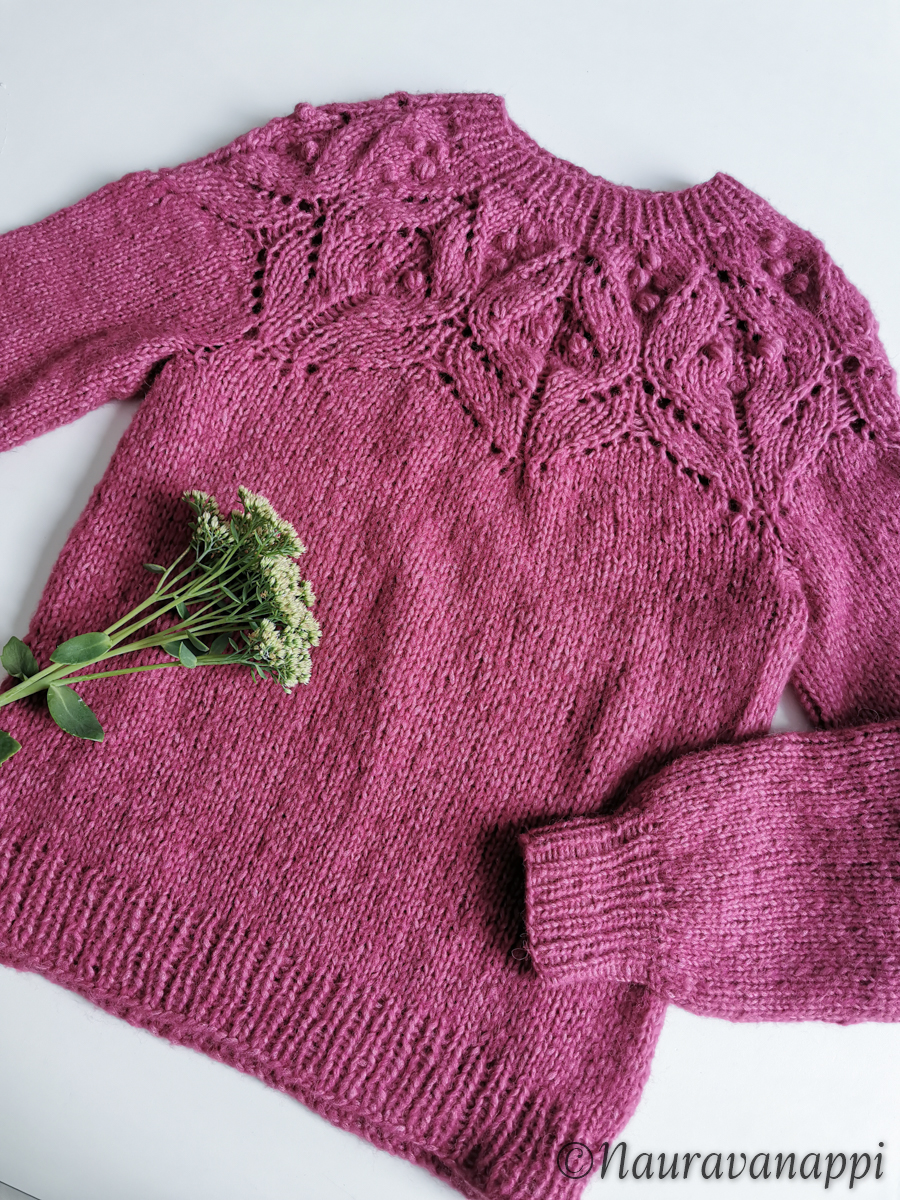 NauravaNappi: Magnolia bloom sweater
