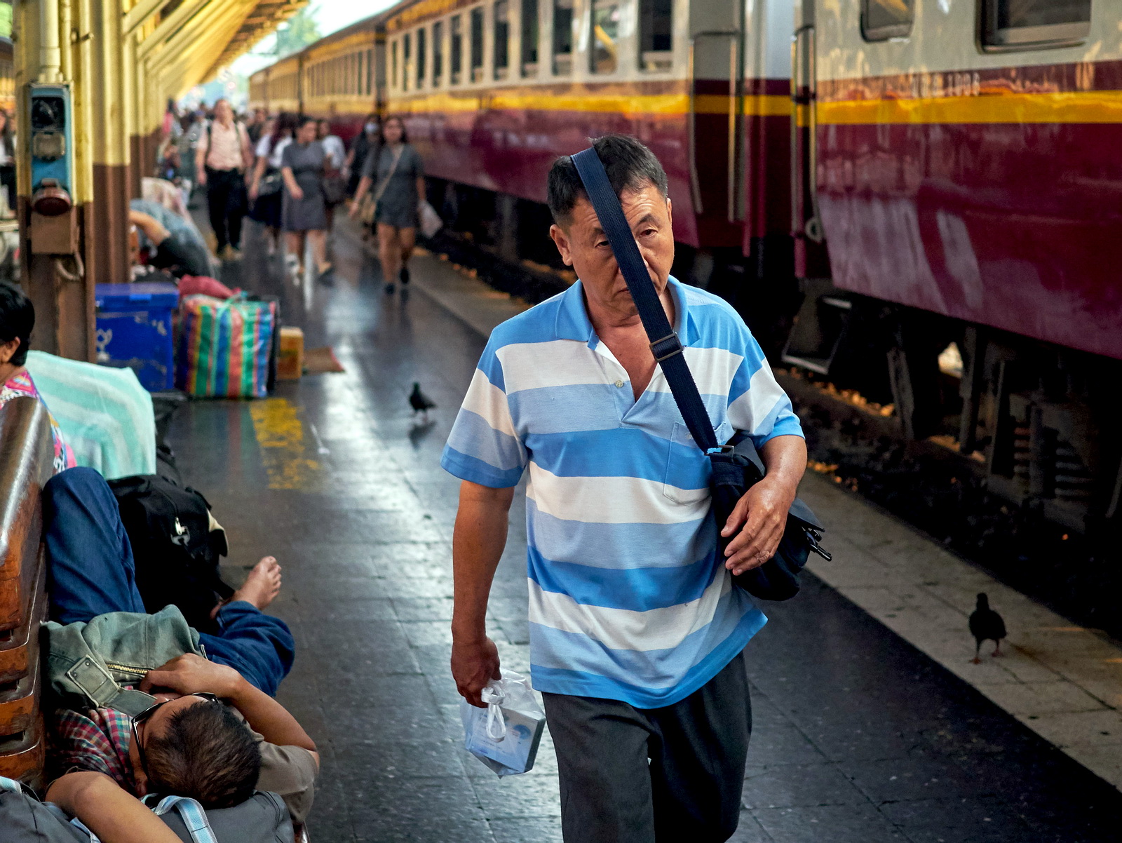 ROBIN WONG : Unconventional Street Photography Tips