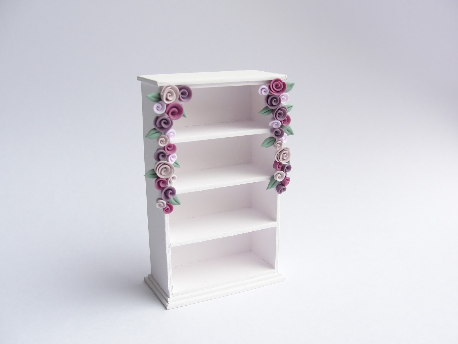 Miniatures by Fizzy: 1/24 scale cottage chic shelf unit