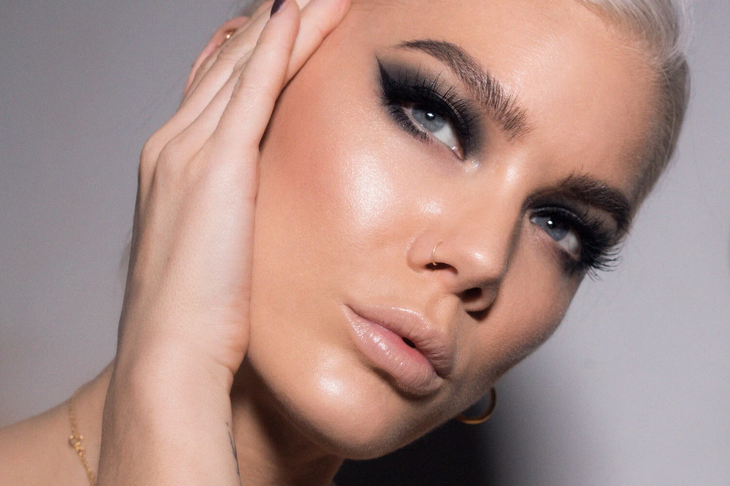 What is Glass Skin Look & How to Achieve It? | Beauty Trend Dissection ...