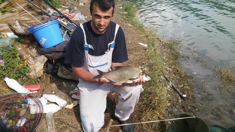 Život na vodi...: Pecanje deverike iz Batinog ugla