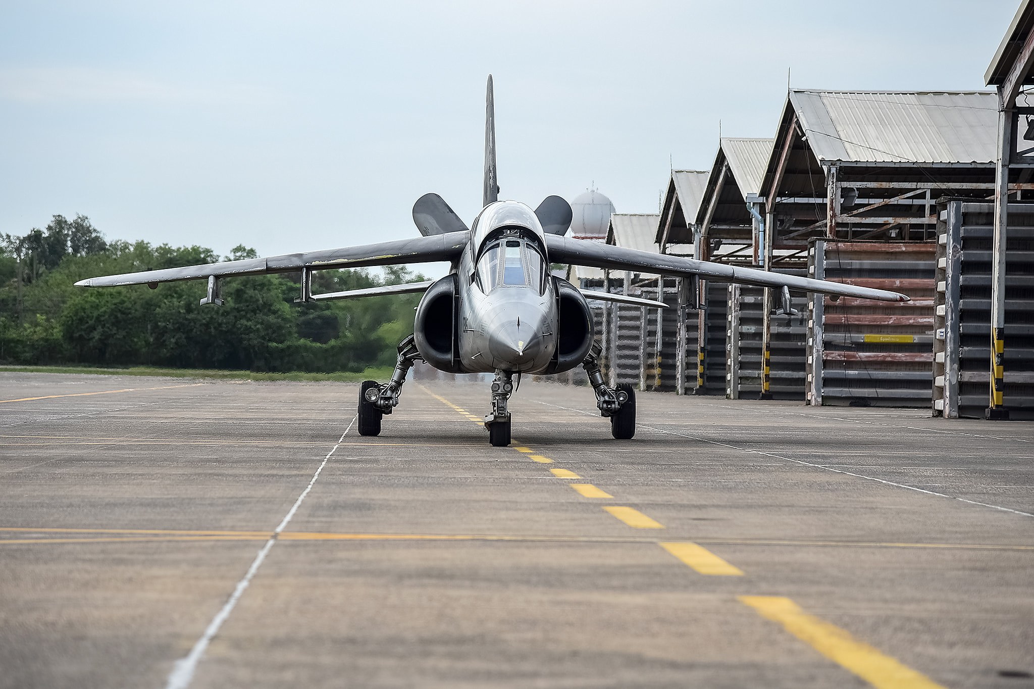 AAG_th บันทึกประจำวัน: กองทัพอากาศไทยทำการบินครั้งแรกของเครื่องบินโจมตี Alpha Jet ที่ได้รับการ ...