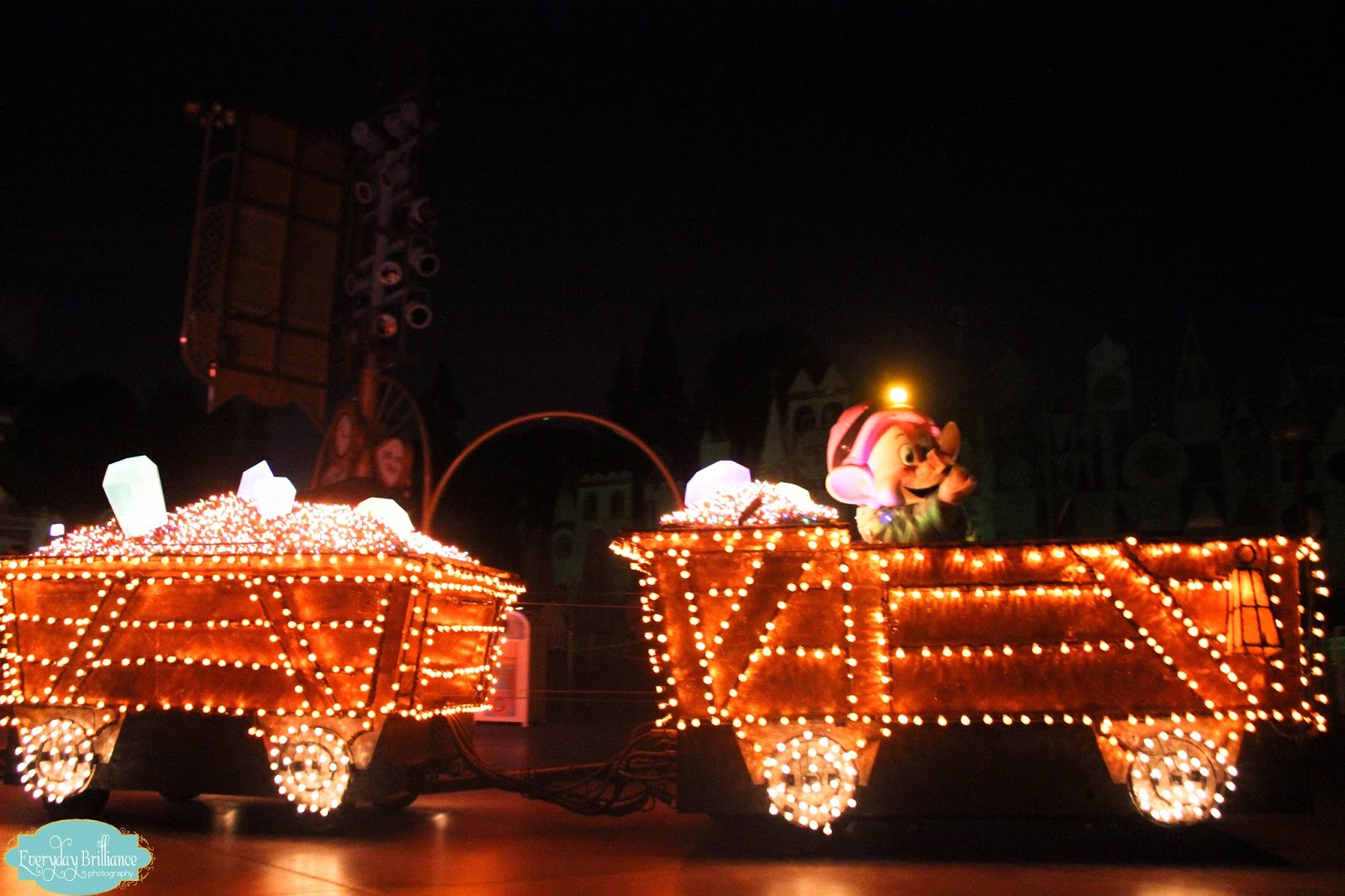 Everyday Brilliance Photography: Main Street Electrical Parade