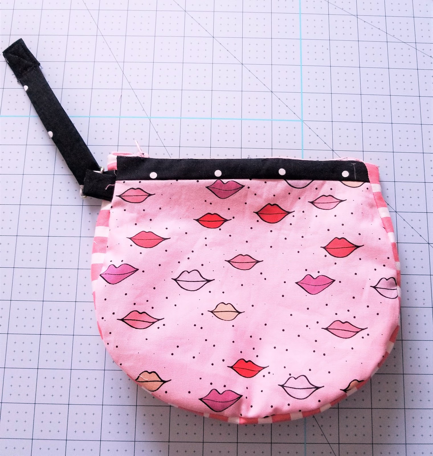 Little Girls Purse Pattern for the Kiss Me Kate Blog Tour | Sew Simple Home