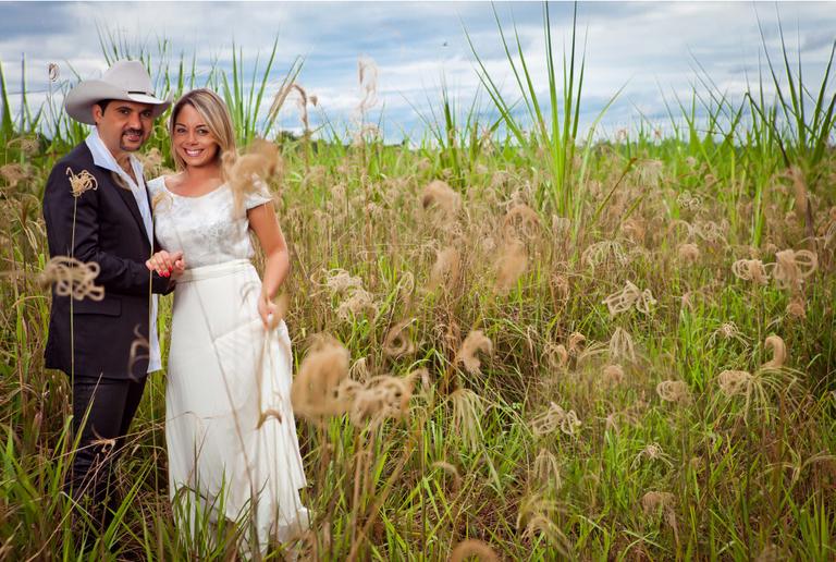Fã Sertanejo: Edson apresenta sua noiva Andrea Cypriano
