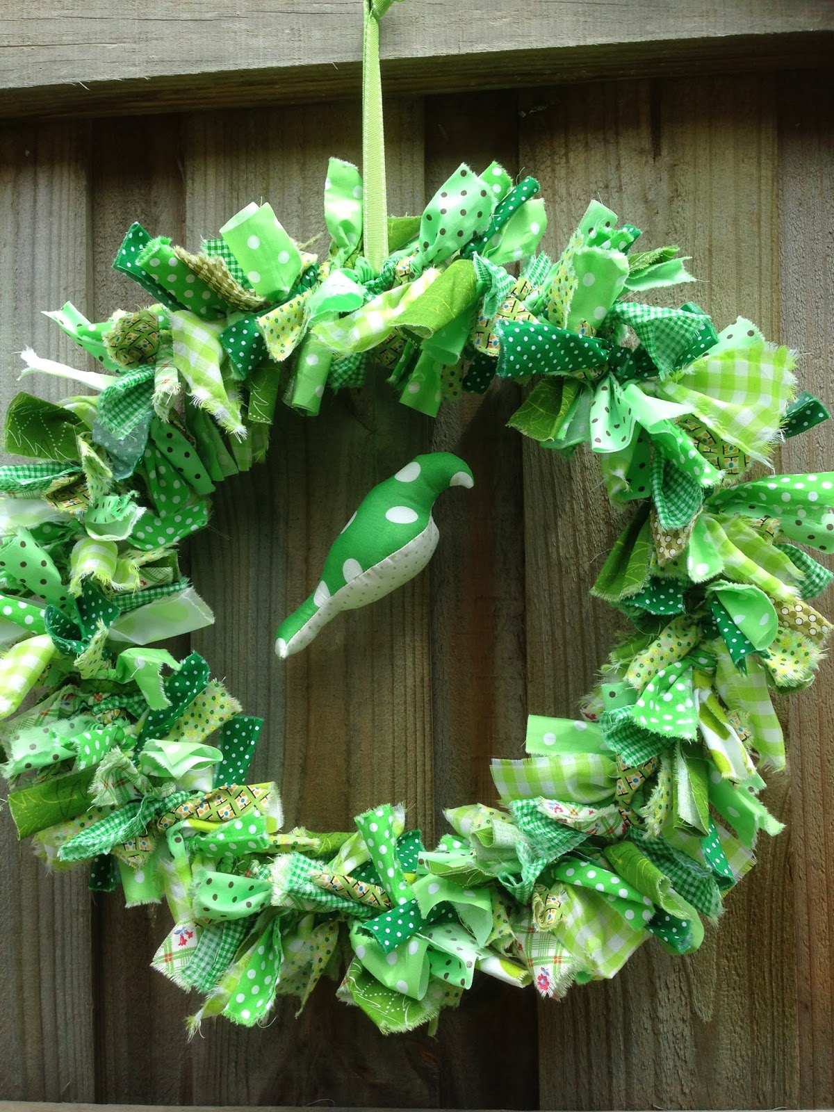 Gozi and Pop: making some Christmassy things...