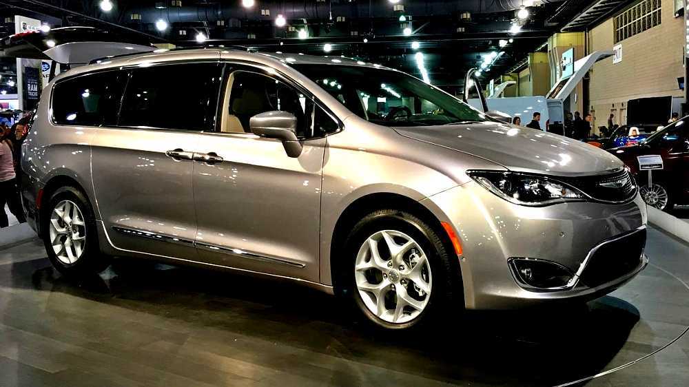 Chrysler Pacifica (RU)