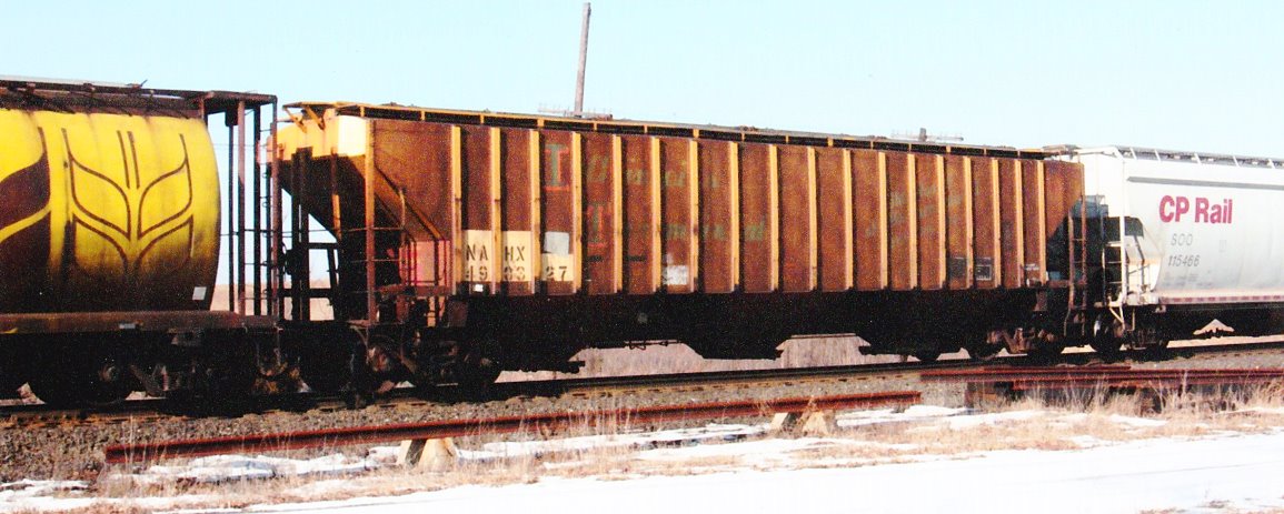 Trackside Treasure: NAHX ex-Illinois Terminal Covered Hoppers