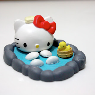 pusang maganda: hello kitty relax figurine collection