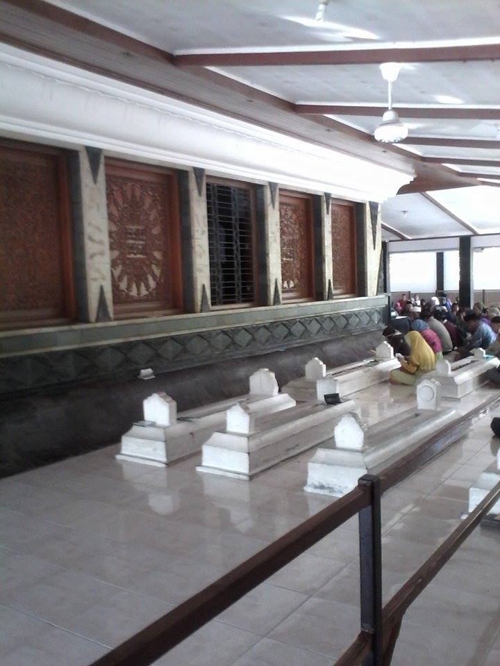Ziarah ke Makam Sunan Kalijaga Kadilangu Demak - Kang Babas