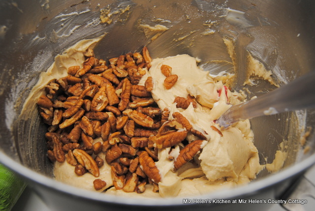 Pear - Pecan Skillet Cake