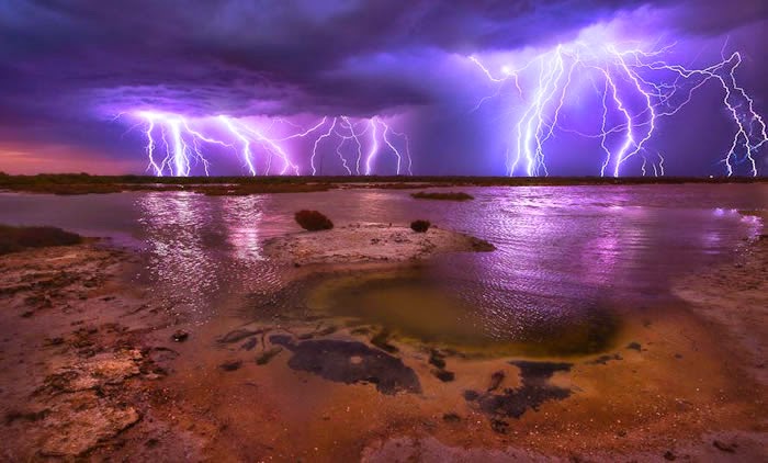 Dangerous Power of Nature : Fascinating Photos Lightning Strikes