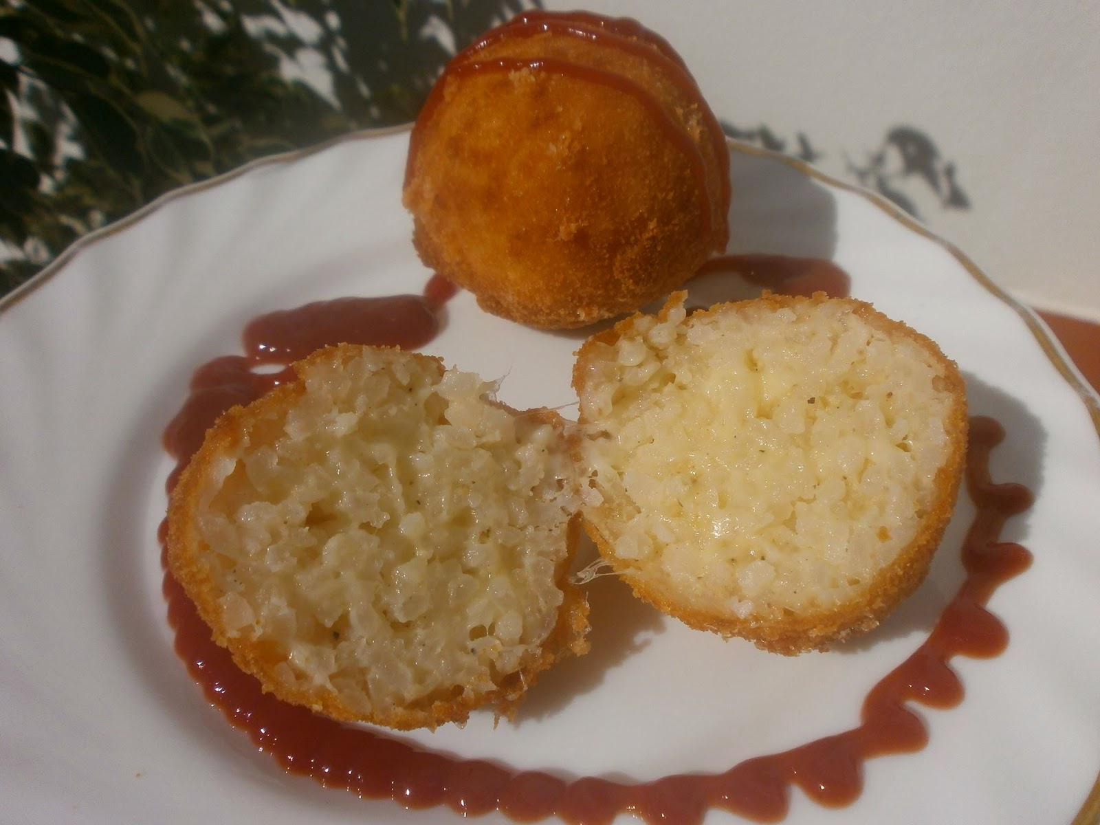 Luzmary y sus recetas caseras: BOLAS DE ARROZ Y QUESO.